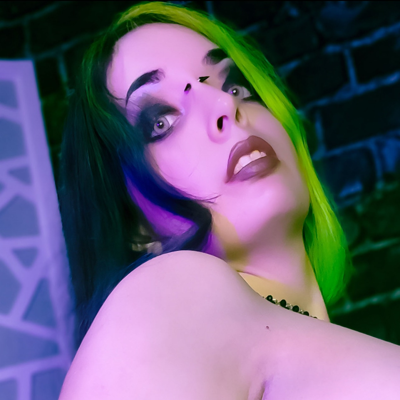 Petite Model Kyronin Velkysen [ @ KyroninV ]